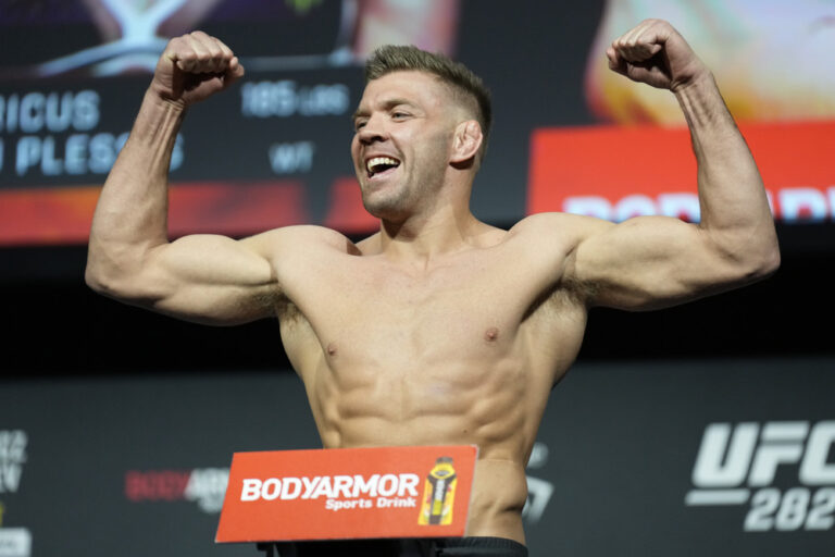 DraftKings MMA, UFC DFS Lineup Picks - UFC 319: Du Plessis vs. Chimaev ...